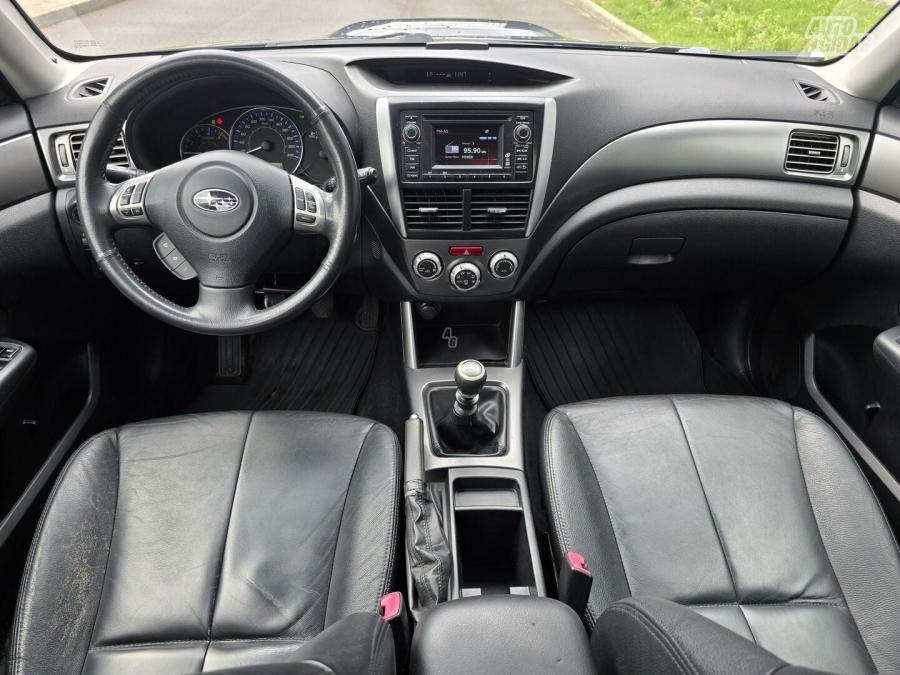 Melns Subaru Forester 2011 Viļņa, ar dzinēja tilpumu 2.00 L un nobraukumu 155 tūkst. km par 3200 €, foto 11 vietnē AUTOMOTO.COM.LV