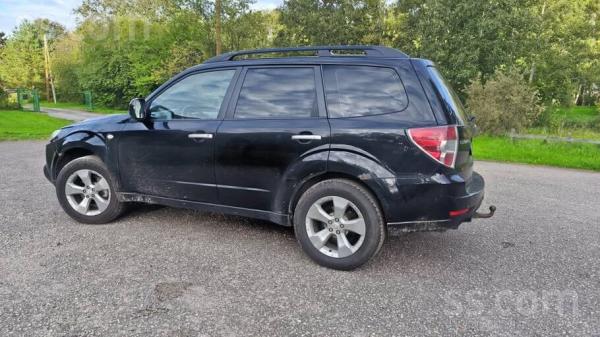 Melns Subaru Forester 2011 Rīga, ar dzinēja tilpumu 2.00 L un nobraukumu 395 tūkst. km par 2850 €, foto 1 vietnē AUTOMOTO.COM.LV