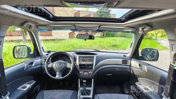 Melns Subaru Forester 2011 Rīga, ar dzinēja tilpumu 2.00 L un nobraukumu 395 tūkst. km par 2850 €, foto 5 vietnē AUTOMOTO.COM.LV