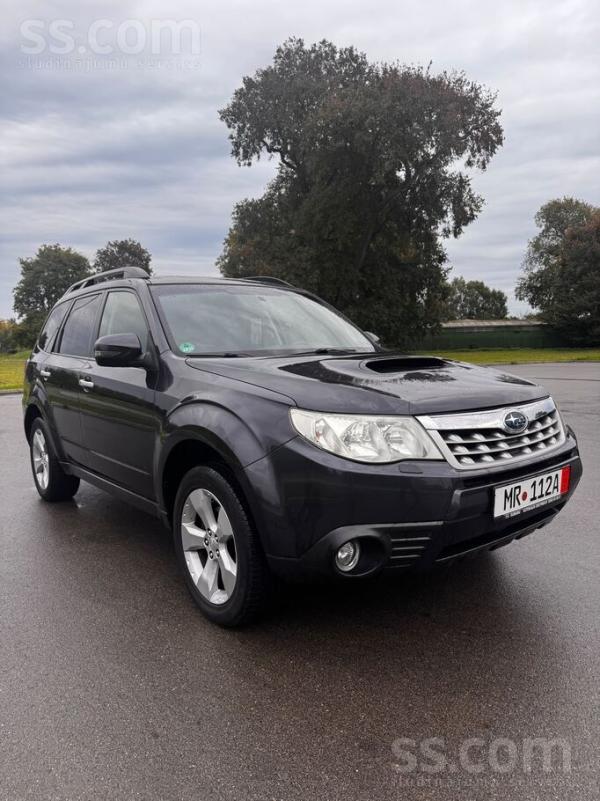 Melns Subaru Forester 2011 Rīga, ar dzinēja tilpumu 2.00 L un nobraukumu 228 tūkst. km par 6500 €, foto 4 vietnē AUTOMOTO.COM.LV