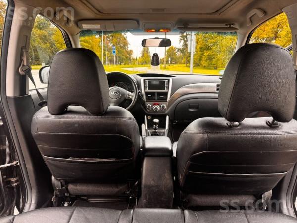 Melns Subaru Forester 2011 Rīga, ar dzinēja tilpumu 2.00 L un nobraukumu 228 tūkst. km par 6500 €, foto 7 vietnē AUTOMOTO.COM.LV