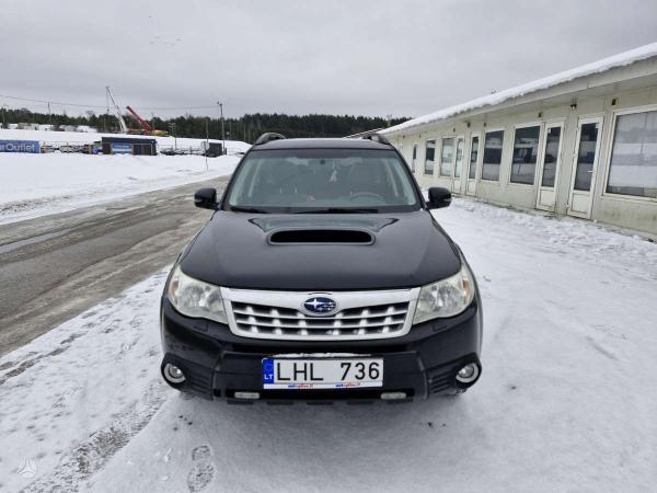 Black Subaru Forester 2012 in Vilnius, with an engine capacity of 2.00 L and mileage of 271 thousand km for 3750 €, photo 7 on AUTOMOTO.COM.LV