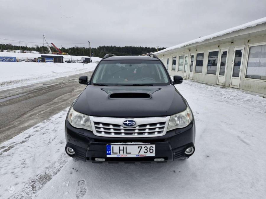 Melns Subaru Forester 2012 Viļņa, ar dzinēja tilpumu 2.00 L un nobraukumu 271 tūkst. km par 3750 €, foto 7 vietnē AUTOMOTO.COM.LV