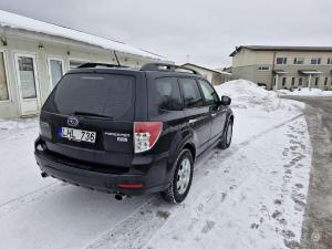 Melns Subaru Forester 2012 Viļņa, ar dzinēja tilpumu 2.00 L un nobraukumu 271 tūkst. km par 3750 €, foto 13 vietnē AUTOMOTO.COM.LV