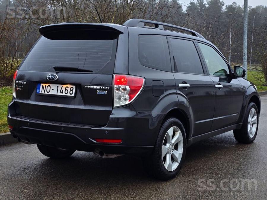 Black Subaru Forester 2012 in Riga, with an engine capacity of 2.00 L and mileage of 315 thousand km for 4400 €, photo 6 on AUTOMOTO.COM.LV