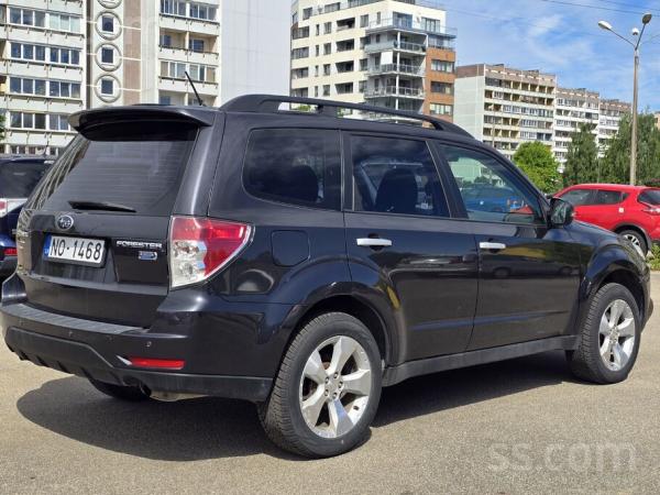 Melns Subaru Forester 2012 Rīga, ar dzinēja tilpumu 2.00 L un nobraukumu 315 tūkst. km par 3990 €, foto 4 vietnē AUTOMOTO.COM.LV