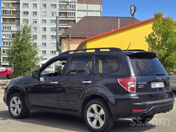 Melns Subaru Forester 2012 Rīga, ar dzinēja tilpumu 2.00 L un nobraukumu 315 tūkst. km par 3990 €, foto 6 vietnē AUTOMOTO.COM.LV
