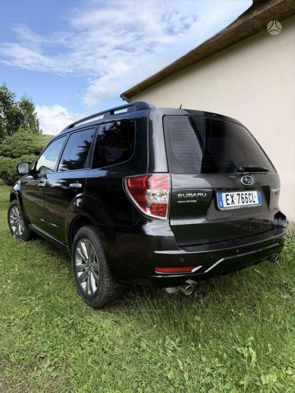 Black Subaru Forester 2012 in Utena, with an engine capacity of 2.00 L and mileage of 163 thousand km for 8350 €, photo 3 on AUTOMOTO.COM.LV