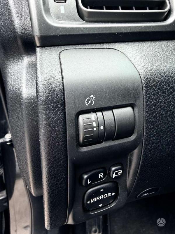 Black Subaru Forester 2012 in Utena, with an engine capacity of 2.00 L and mileage of 163 thousand km for 8350 €, photo 8 on AUTOMOTO.COM.LV