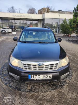 Melns Subaru Forester 2013 Viļņa, ar dzinēja tilpumu 2.50 L un nobraukumu 160 tūkst. km par 4000 €, foto 3 vietnē AUTOMOTO.COM.LV