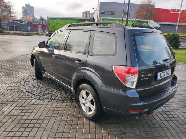 Melns Subaru Forester 2013 Viļņa, ar dzinēja tilpumu 2.50 L un nobraukumu 160 tūkst. km par 4000 €, foto 4 vietnē AUTOMOTO.COM.LV