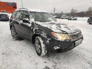 Melns Subaru Forester 2013 Viļņa, ar dzinēja tilpumu 2.50 L un nobraukumu 160 tūkst. km par 4000 €, foto 3 vietnē AUTOMOTO.COM.LV