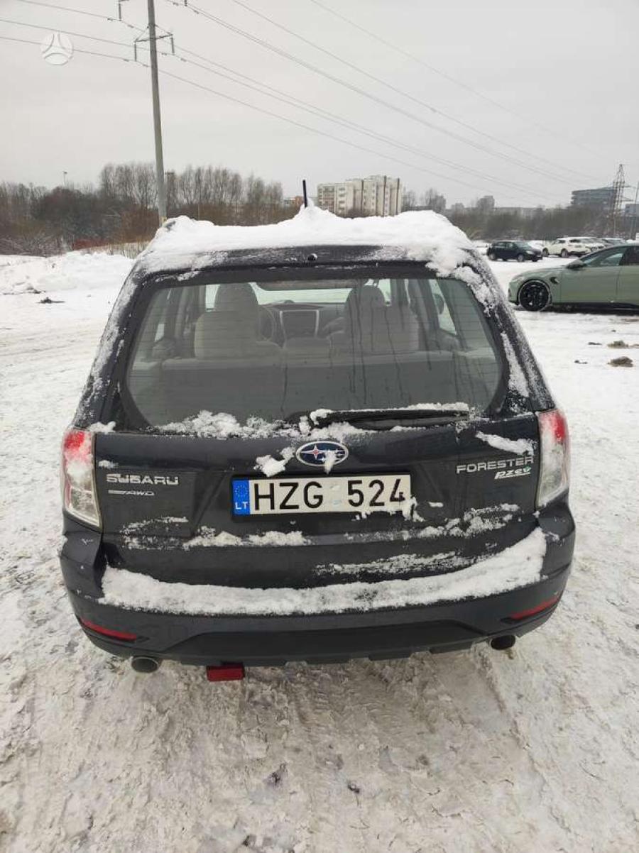 Melns Subaru Forester 2013 Viļņa, ar dzinēja tilpumu 2.50 L un nobraukumu 160 tūkst. km par 4000 €, foto 6 vietnē AUTOMOTO.COM.LV