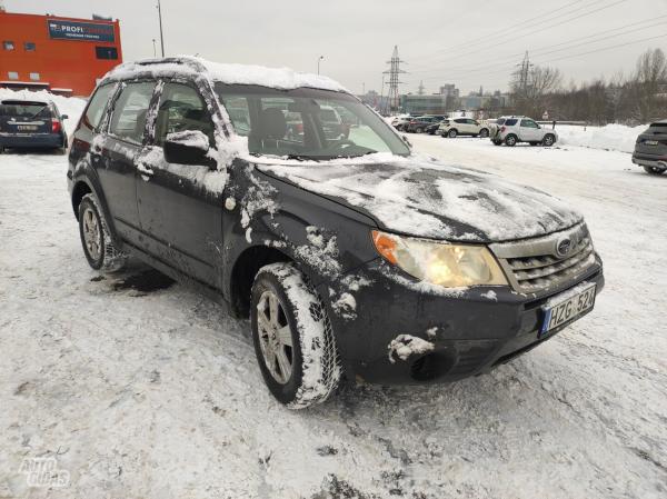 Black Subaru Forester 2013 in Vilnius, with an engine capacity of 2.50 L and mileage of 160 thousand km for 4000 €, photo 2 on AUTOMOTO.COM.LV