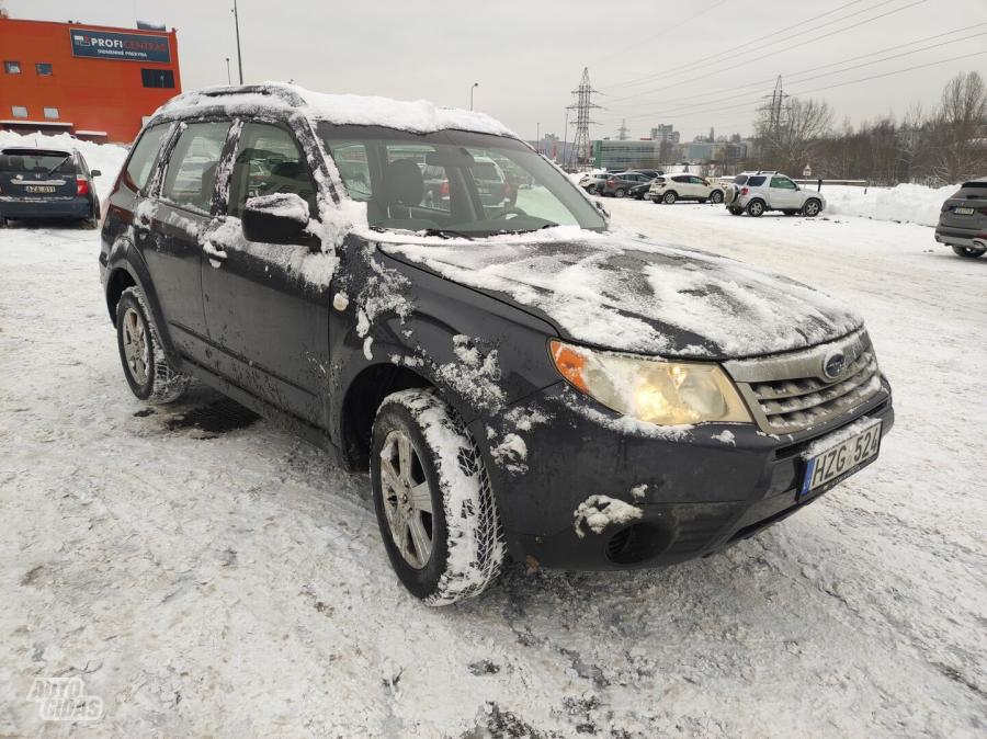 Black Subaru Forester 2013 in Vilnius, with an engine capacity of 2.50 L and mileage of 160 thousand km for 4000 €, photo 2 on AUTOMOTO.COM.LV