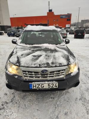 Black Subaru Forester 2013 in Vilnius, with an engine capacity of 2.50 L and mileage of 160 thousand km for 4000 €, photo 3 on AUTOMOTO.COM.LV