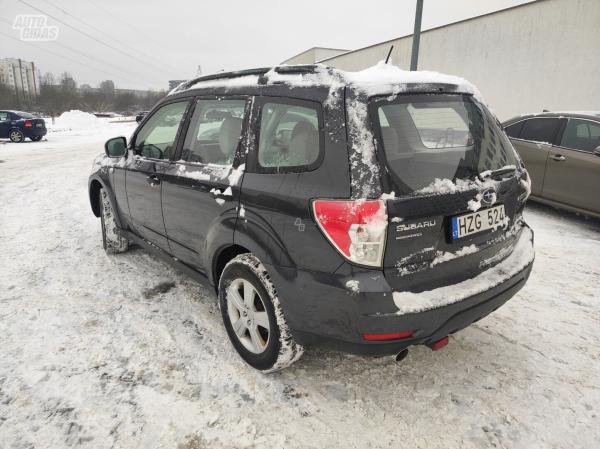 Black Subaru Forester 2013 in Vilnius, with an engine capacity of 2.50 L and mileage of 160 thousand km for 4000 €, photo 5 on AUTOMOTO.COM.LV