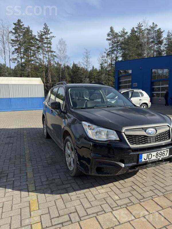 Black Subaru Forester 2013 in Riga, with an engine capacity of 2.00 L and mileage of 427 thousand km for 4200 €, photo 1 on AUTOMOTO.COM.LV
