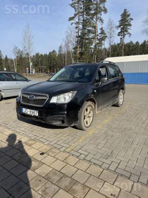 Black Subaru Forester 2013 in Riga, with an engine capacity of 2.00 L and mileage of 427 thousand km for 4200 €, photo 3 on AUTOMOTO.COM.LV