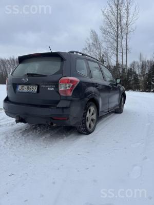 Black Subaru Forester 2013 in Riga, with an engine capacity of 2.00 L and mileage of 427 thousand km for 4200 €, photo 4 on AUTOMOTO.COM.LV