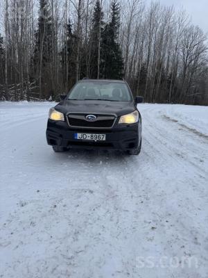 Black Subaru Forester 2013 in Riga, with an engine capacity of 2.00 L and mileage of 427 thousand km for 4200 €, photo 5 on AUTOMOTO.COM.LV