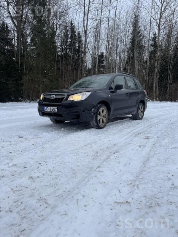 Black Subaru Forester 2013 in Riga, with an engine capacity of 2.00 L and mileage of 427 thousand km for 4200 €, photo 6 on AUTOMOTO.COM.LV