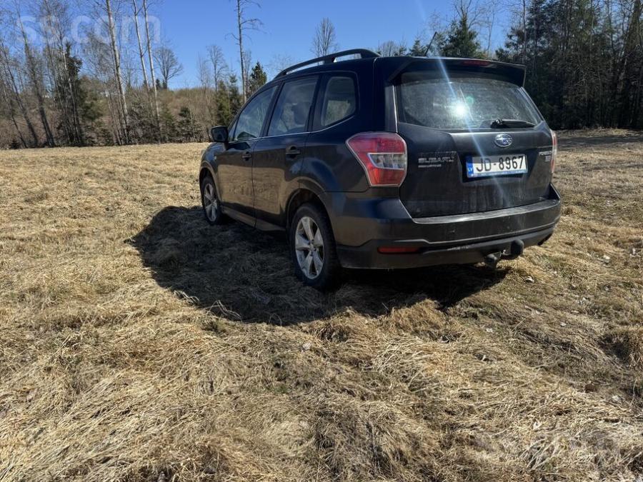 Black Subaru Forester 2013 in Riga, with an engine capacity of 2.00 L and mileage of 427 thousand km for 4200 €, photo 11 on AUTOMOTO.COM.LV