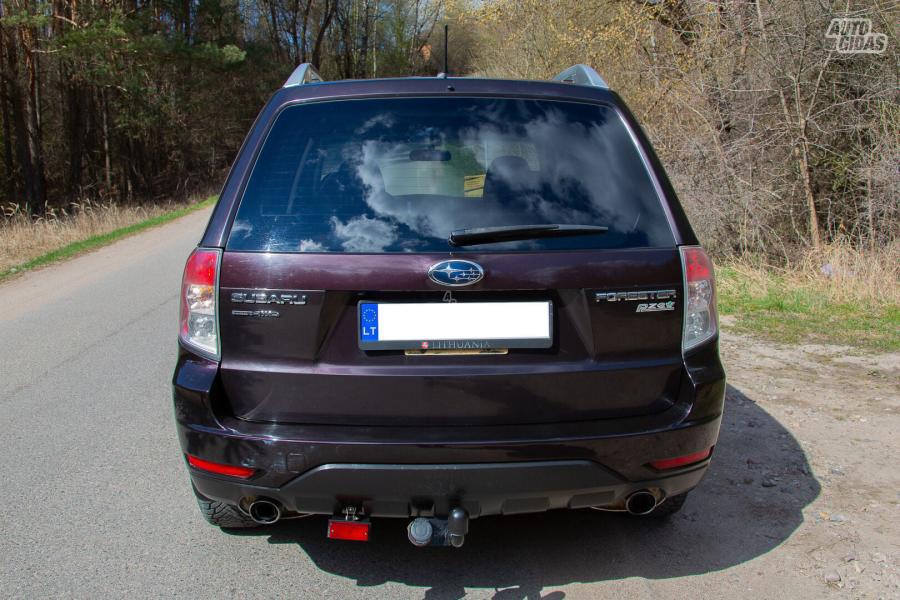 Black Subaru Forester 2013 in Kaunas, with an engine capacity of 2.50 L and mileage of 223 thousand km for 7700 €, photo 5 on AUTOMOTO.COM.LV