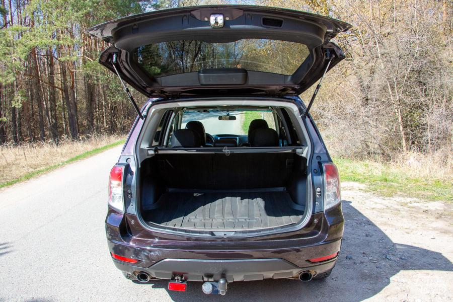 Black Subaru Forester 2013 in Kaunas, with an engine capacity of 2.50 L and mileage of 223 thousand km for 7700 €, photo 6 on AUTOMOTO.COM.LV