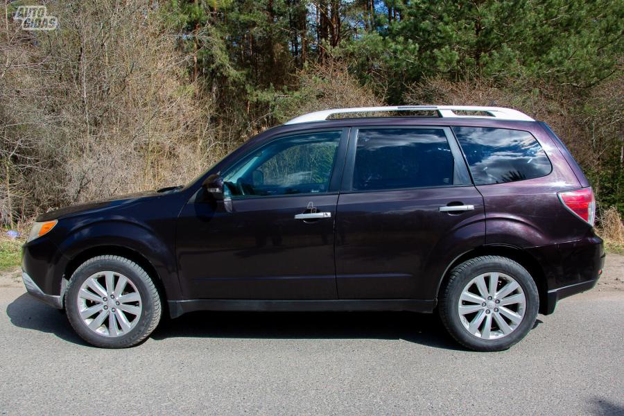 Black Subaru Forester 2013 in Kaunas, with an engine capacity of 2.50 L and mileage of 223 thousand km for 7700 €, photo 8 on AUTOMOTO.COM.LV