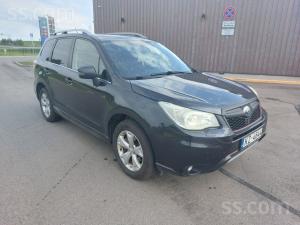 Black Subaru Forester 2013 in Riga, with an engine capacity of 2.00 L and mileage of 325 thousand km for 3300 €, photo 3 on AUTOMOTO.COM.LV