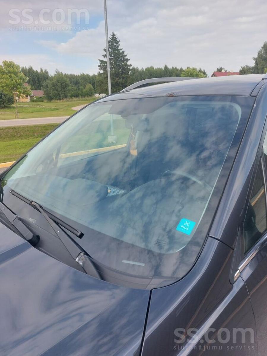 Black Subaru Forester 2013 in Riga, with an engine capacity of 2.00 L and mileage of 325 thousand km for 3300 €, photo 12 on AUTOMOTO.COM.LV