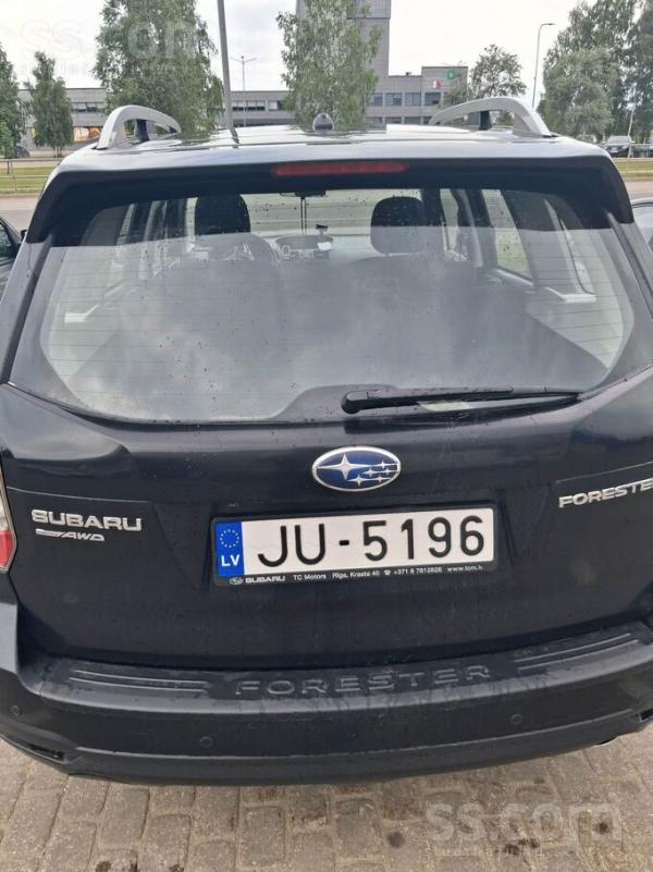 Melns Subaru Forester 2014 Rēzekne, ar dzinēja tilpumu 2.00 L un nobraukumu 127 tūkst. km par 10000 €, foto 5 vietnē AUTOMOTO.COM.LV