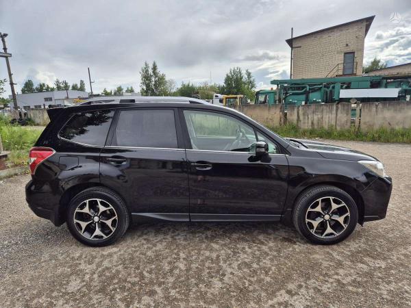 Black Subaru Forester 2014 in Utena, with an engine capacity of 2.00 L and mileage of 370 thousand km for 6490 €, photo 6 on AUTOMOTO.COM.LV