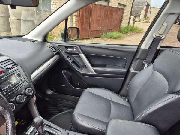 Black Subaru Forester 2014 in Utena, with an engine capacity of 2.00 L and mileage of 370 thousand km for 6490 €, photo 10 on AUTOMOTO.COM.LV