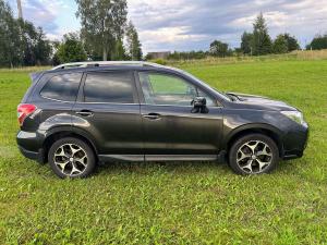 Black Subaru Forester 2014 in Vilnius, with an engine capacity of 2.00 L and mileage of 255 thousand km for 8700 €, photo 3 on AUTOMOTO.COM.LV