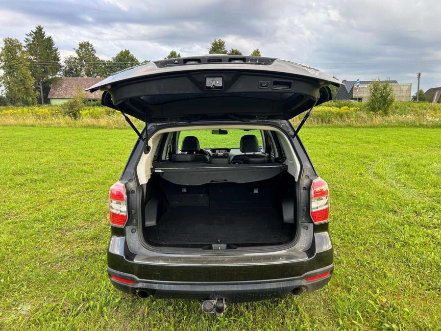 Black Subaru Forester 2014 in Vilnius, with an engine capacity of 2.00 L and mileage of 255 thousand km for 8700 €, photo 6 on AUTOMOTO.COM.LV