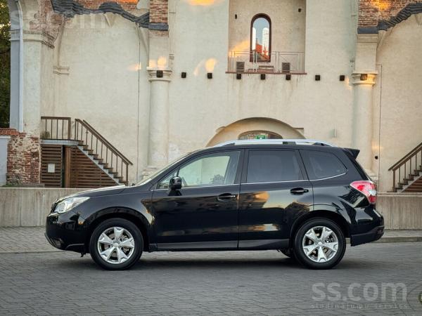 Black Subaru Forester 2015 in Jelgava, with an engine capacity of 2.00 L and mileage of 230 thousand km for 9590 €, photo 1 on AUTOMOTO.COM.LV