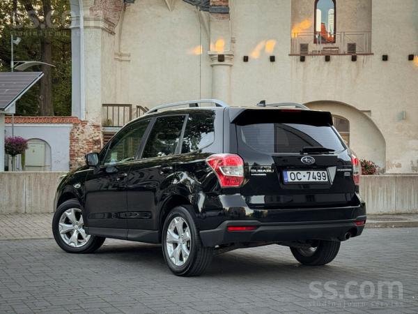 Black Subaru Forester 2015 in Jelgava, with an engine capacity of 2.00 L and mileage of 230 thousand km for 9590 €, photo 2 on AUTOMOTO.COM.LV