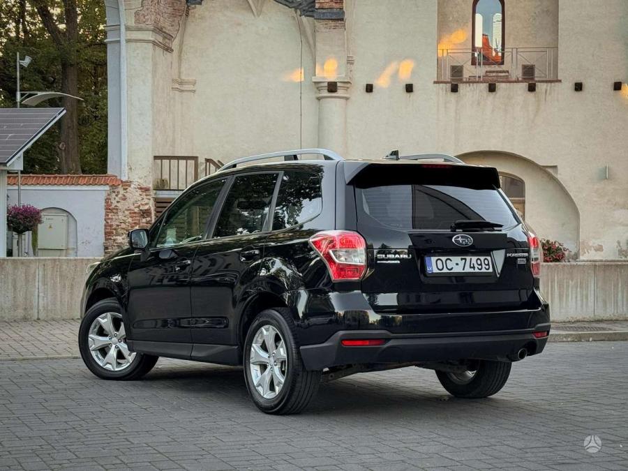 Black Subaru Forester 2015 in Jelgava, with an engine capacity of 2.00 L and mileage of 236 thousand km for 9490 €, photo 5 on AUTOMOTO.COM.LV