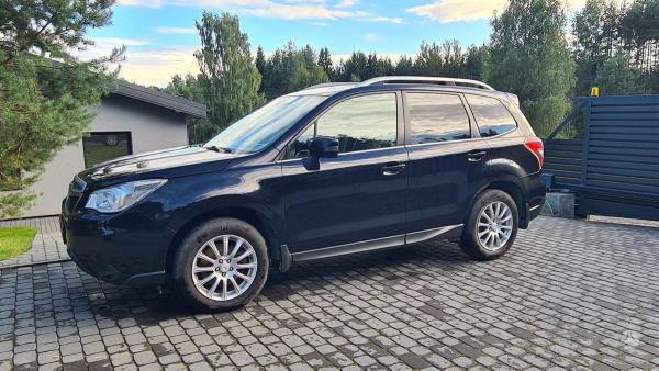 Black Subaru Forester 2015 in Vilnius, with an engine capacity of 2.00 L and mileage of 231 thousand km for 7900 €, photo 5 on AUTOMOTO.COM.LV