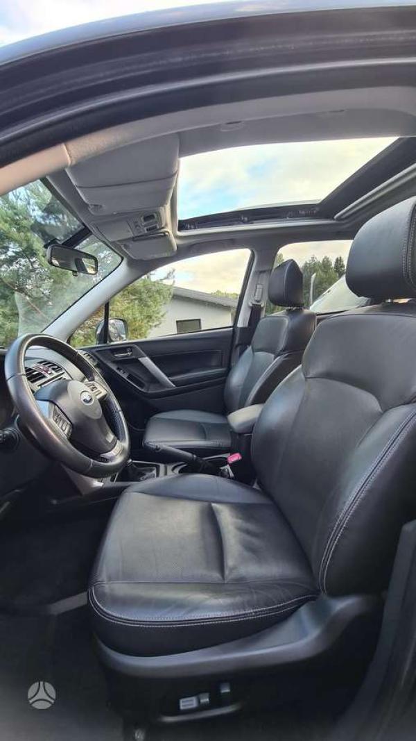 Black Subaru Forester 2015 in Vilnius, with an engine capacity of 2.00 L and mileage of 231 thousand km for 7900 €, photo 10 on AUTOMOTO.COM.LV