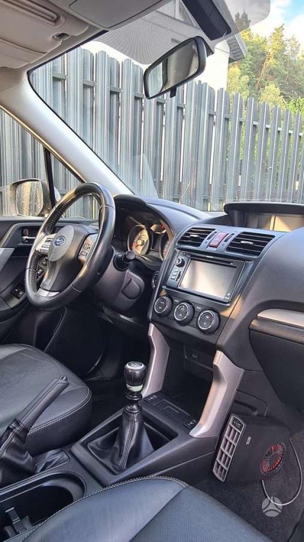 Black Subaru Forester 2015 in Vilnius, with an engine capacity of 2.00 L and mileage of 231 thousand km for 7900 €, photo 11 on AUTOMOTO.COM.LV