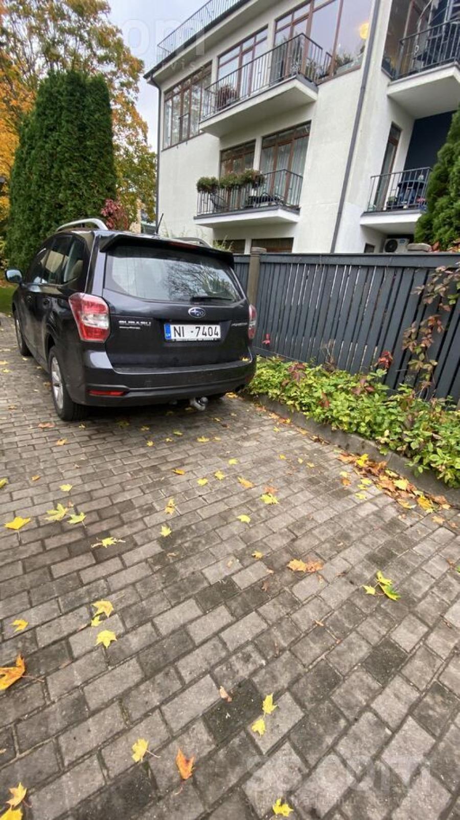 Black Subaru Forester 2015 in Jurmala, with an engine capacity of 2.00 L and mileage of 182 thousand km for 9800 €, photo 6 on AUTOMOTO.COM.LV