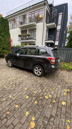 Black Subaru Forester 2015 in Jurmala, with an engine capacity of 2.00 L and mileage of 182 thousand km for 9800 €, photo 7 on AUTOMOTO.COM.LV