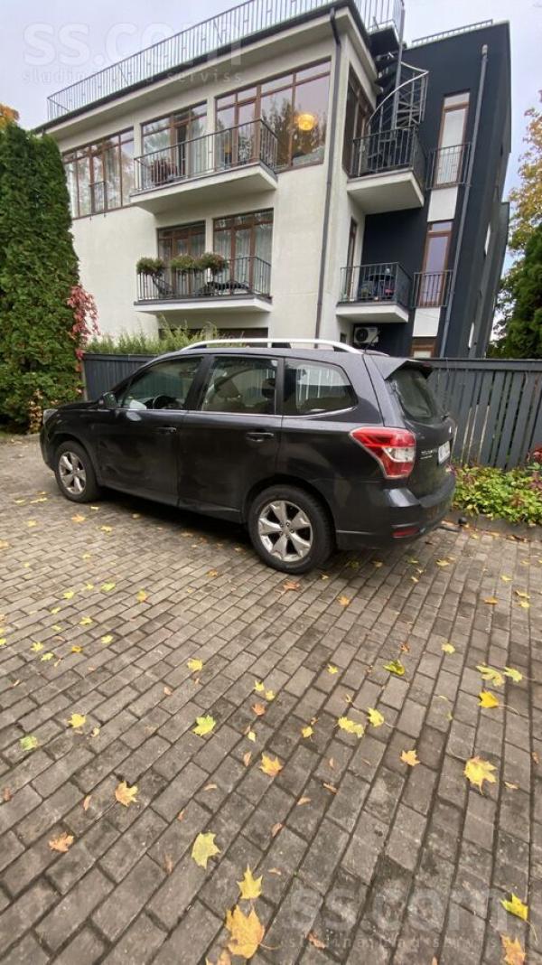 Black Subaru Forester 2015 in Jurmala, with an engine capacity of 2.00 L and mileage of 182 thousand km for 9800 €, photo 7 on AUTOMOTO.COM.LV