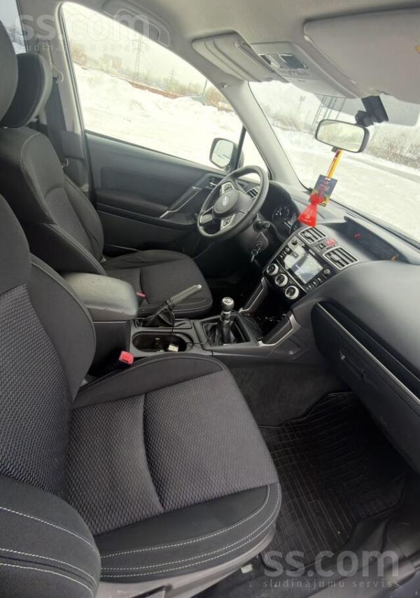 Black Subaru Forester 2016 in Riga, with an engine capacity of 2.00 L and mileage of 209 thousand km for 11900 €, photo 10 on AUTOMOTO.COM.LV