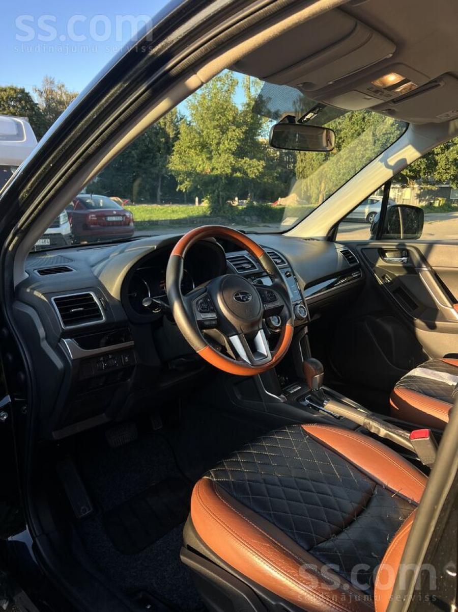 Black Subaru Forester 2016 in Riga, with an engine capacity of 2.00 L and mileage of 199 thousand km for 10100 €, photo 6 on AUTOMOTO.COM.LV