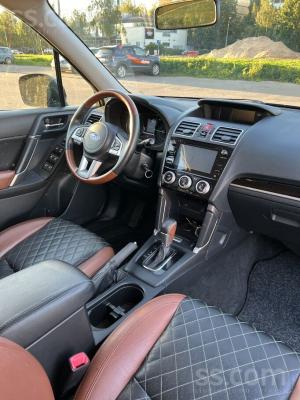 Black Subaru Forester 2016 in Riga, with an engine capacity of 2.00 L and mileage of 199 thousand km for 10100 €, photo 7 on AUTOMOTO.COM.LV