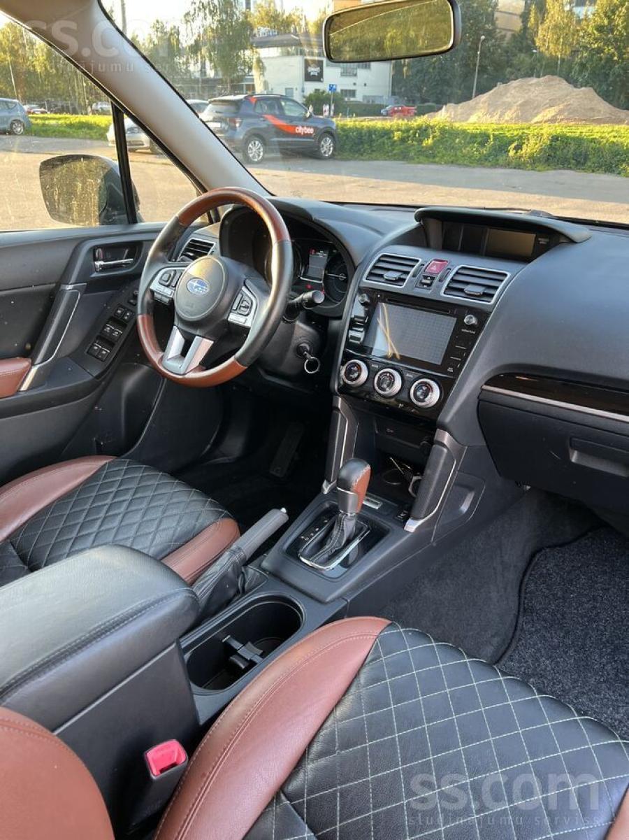 Black Subaru Forester 2016 in Riga, with an engine capacity of 2.00 L and mileage of 199 thousand km for 10100 €, photo 7 on AUTOMOTO.COM.LV